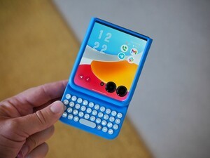 Clicks brings its award-winning iPhone keyboard case to Google ...