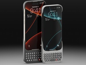 Clicks Keyboard transforms the new Motorola Razr Ultra | Clicks